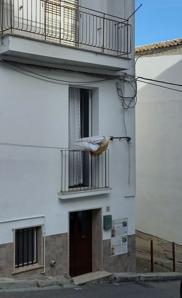 2024 in Pisticci…fixing that dratted self portrait….. – BELLABASILICATA