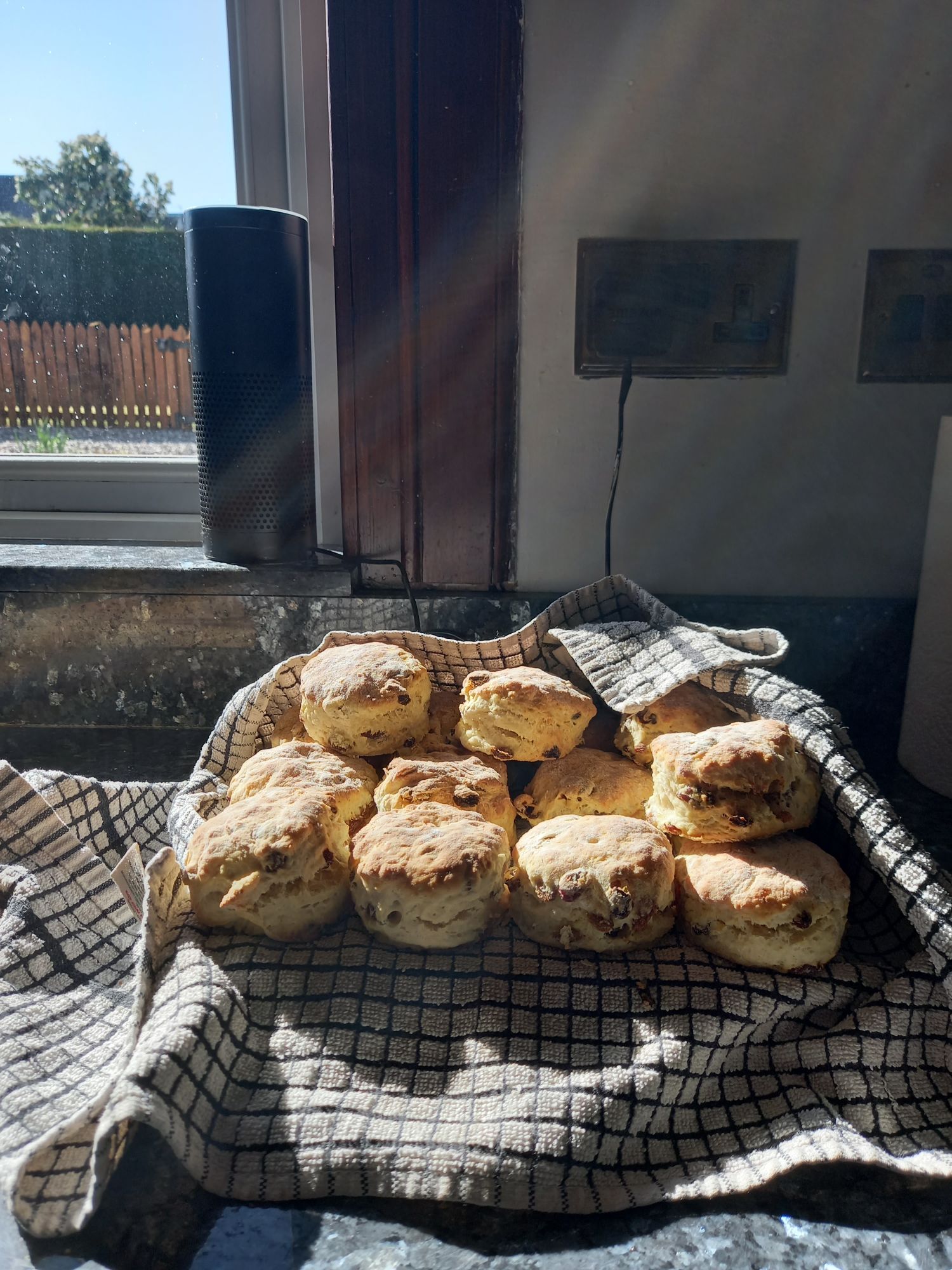 2025 in Perth….scones and a bit painting… – BELLABASILICATA